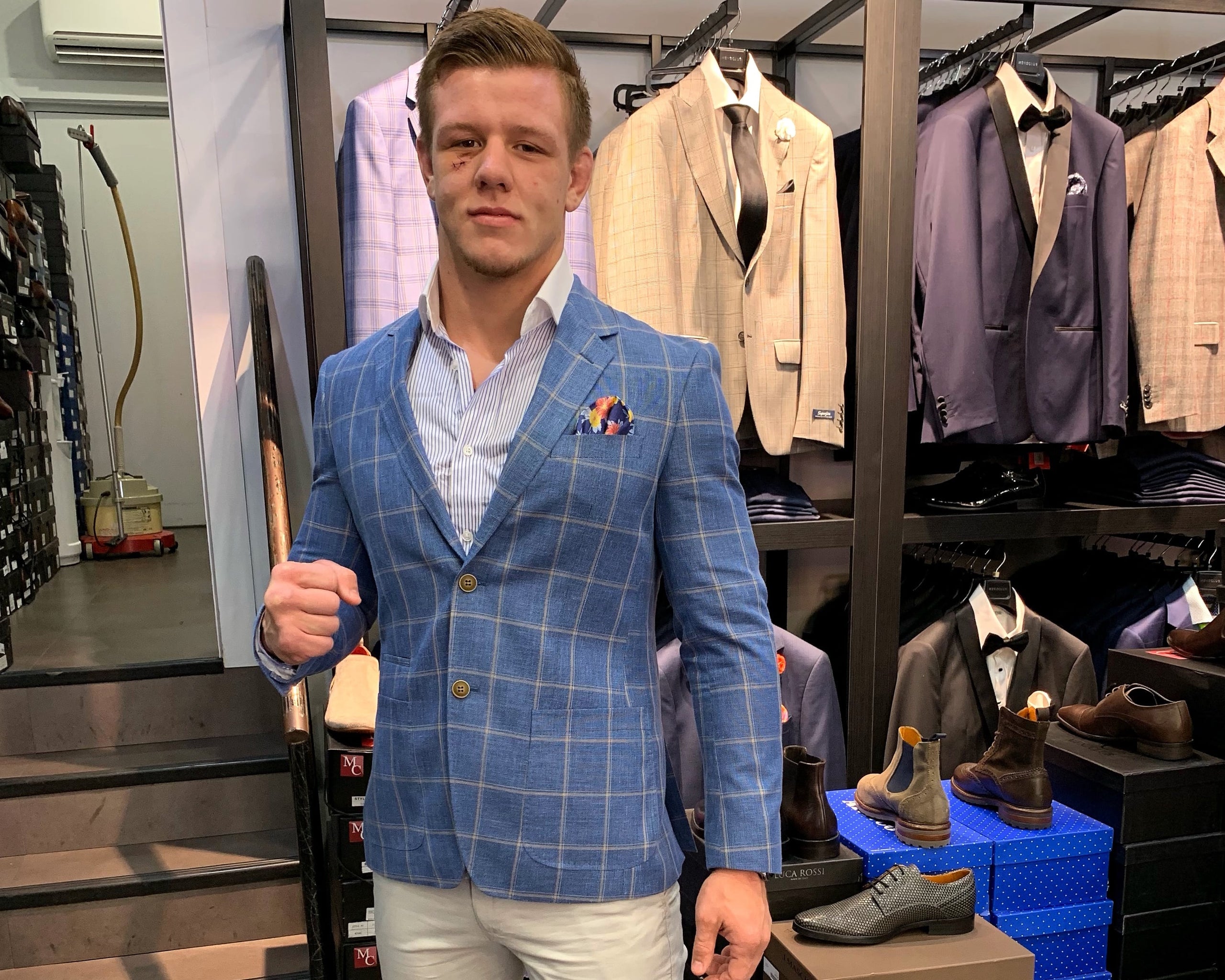 Jim Crute "The Brute"& UFC Embedded – Menzclub